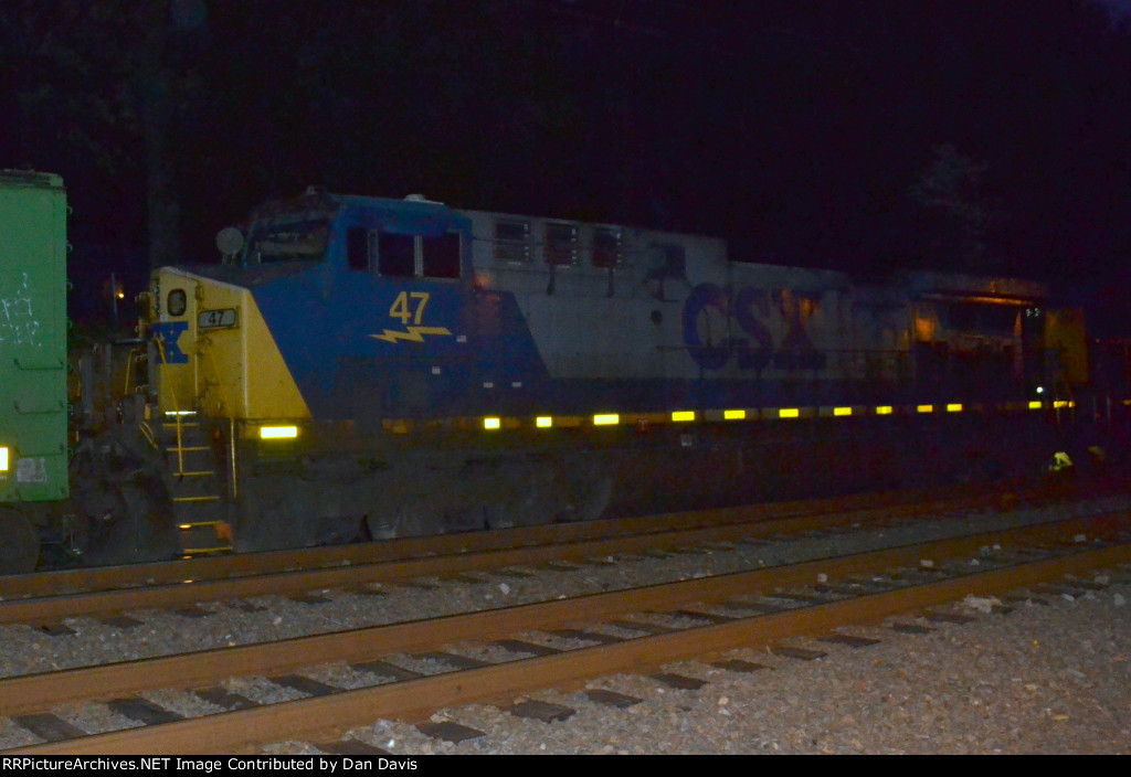 CSX AC44CW 47 trails on K040-05